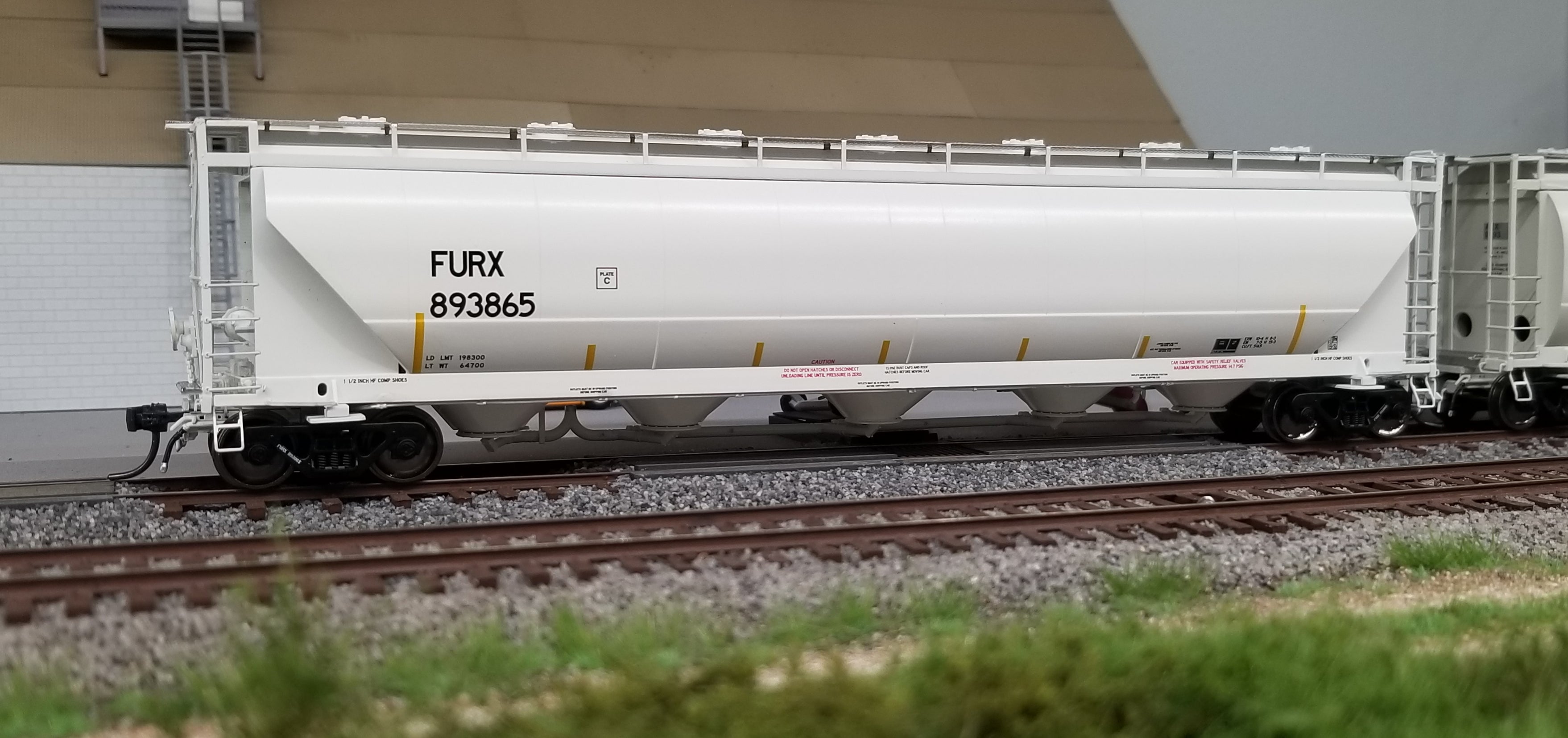 PD5000 Covered Hopper